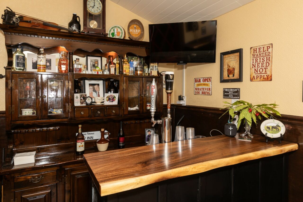 The Thatch Pub | New York State Mobile Irish Pub
